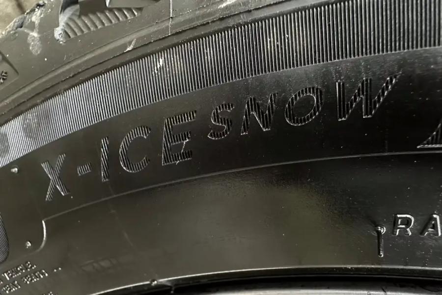 Black Audi A4 2009 in Riga, with an engine capacity of 2.00 L and mileage of 239 thousand km for 3990 €, photo 22 on AUTOMOTO.COM.LV