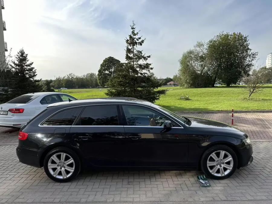 Black Audi A4 2009 in Riga, with an engine capacity of 2.70 L and mileage of 330 thousand km for 4690 €, photo 8 on AUTOMOTO.COM.LV