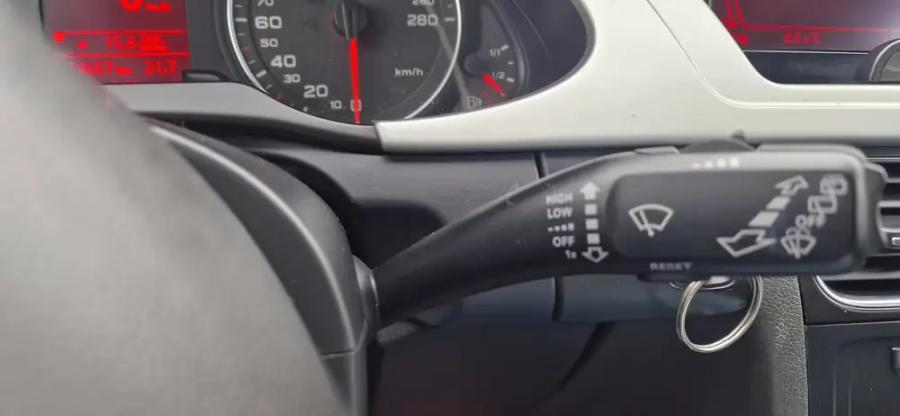 Black Audi A4 2009 in Daugavpils, with an engine capacity of 2.00 L and mileage of 293 thousand km for 5895 €, photo 16 on AUTOMOTO.COM.LV