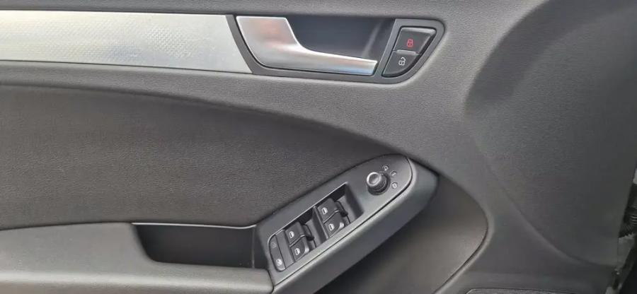 Black Audi A4 2009 in Daugavpils, with an engine capacity of 2.00 L and mileage of 293 thousand km for 5895 €, photo 18 on AUTOMOTO.COM.LV