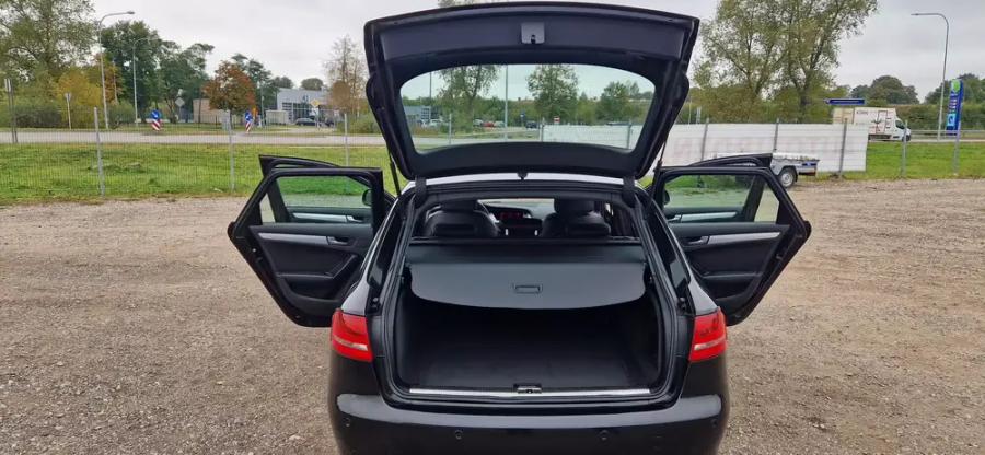 Black Audi A4 2009 in Daugavpils, with an engine capacity of 2.00 L and mileage of 293 thousand km for 5895 €, photo 24 on AUTOMOTO.COM.LV