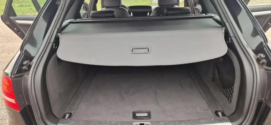 Black Audi A4 2009 in Daugavpils, with an engine capacity of 2.00 L and mileage of 293 thousand km for 5895 €, photo 25 on AUTOMOTO.COM.LV