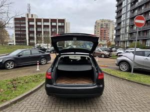 Black Audi A4 2009 in Riga, with an engine capacity of 2.00 L and mileage of 285 thousand km for 3990 €, photo 7 on AUTOMOTO.COM.LV