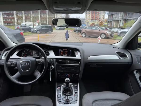 Black Audi A4 2009 in Riga, with an engine capacity of 2.00 L and mileage of 285 thousand km for 3990 €, photo 7 on AUTOMOTO.COM.LV