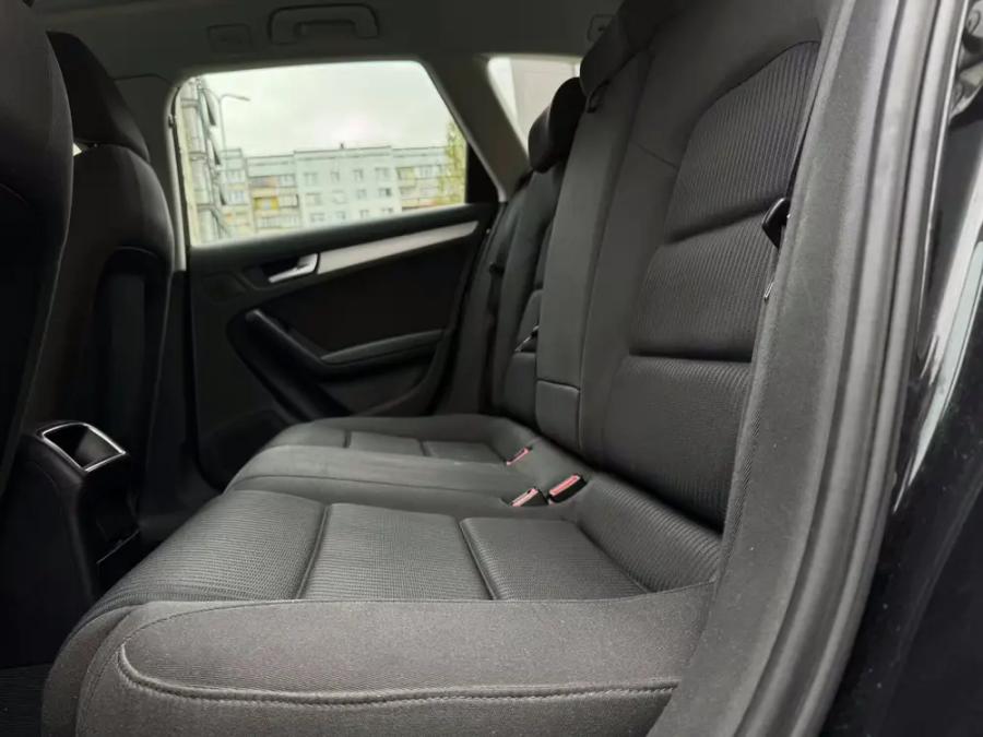 Black Audi A4 2009 in Riga, with an engine capacity of 2.00 L and mileage of 285 thousand km for 3990 €, photo 9 on AUTOMOTO.COM.LV