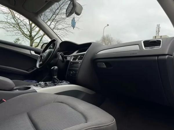 Black Audi A4 2009 in Riga, with an engine capacity of 2.00 L and mileage of 285 thousand km for 3990 €, photo 9 on AUTOMOTO.COM.LV