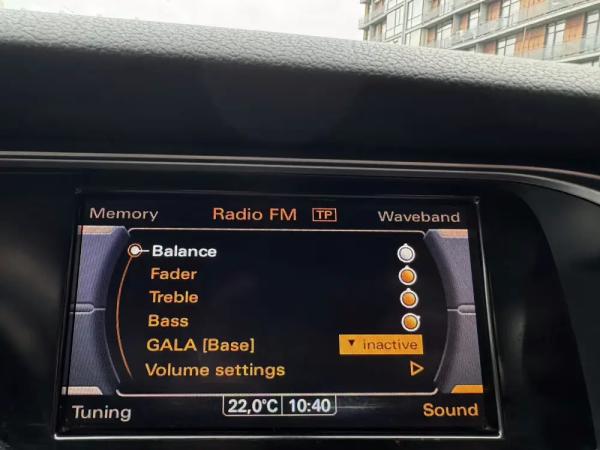 Black Audi A4 2009 in Riga, with an engine capacity of 2.00 L and mileage of 285 thousand km for 3990 €, photo 10 on AUTOMOTO.COM.LV