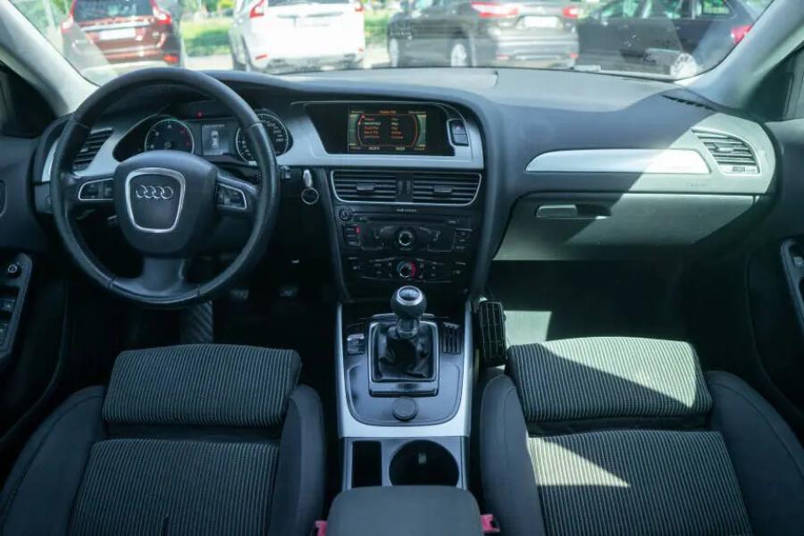 Melns Audi A4 2009 Grobiņa, ar dzinēja tilpumu 2.00 L un nobraukumu 400 tūkst. km par 5200 €, foto 9 vietnē AUTOMOTO.COM.LV