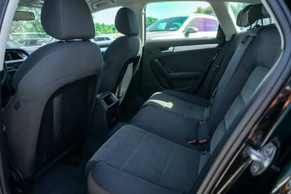 Black Audi A4 2009 in Grobiņa, with an engine capacity of 2.00 L and mileage of 400 thousand km for 5200 €, photo 10 on AUTOMOTO.COM.LV
