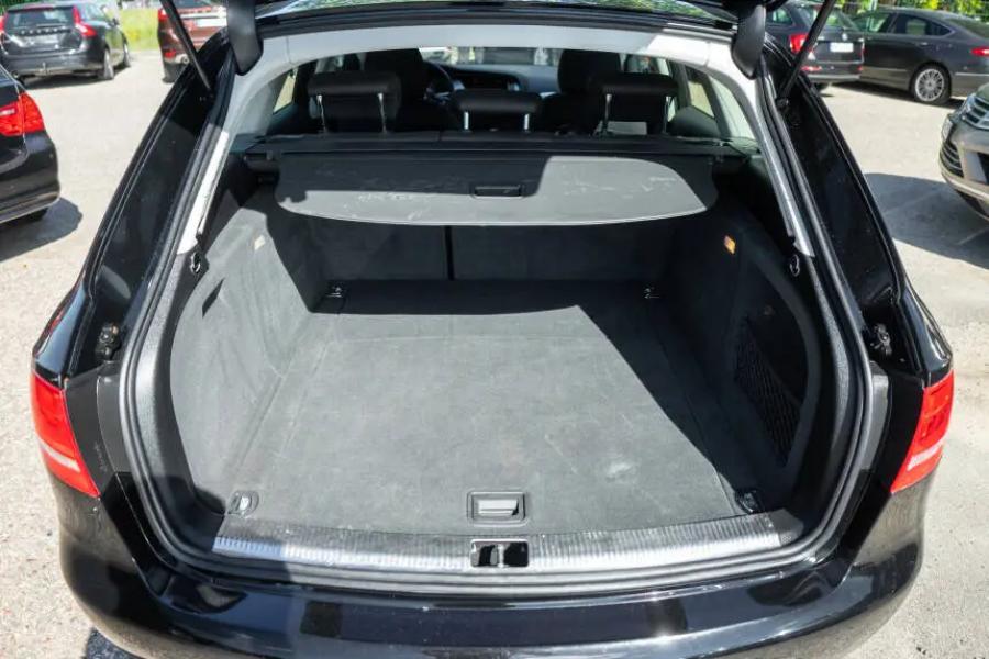 Melns Audi A4 2009 Grobiņa, ar dzinēja tilpumu 2.00 L un nobraukumu 400 tūkst. km par 5200 €, foto 12 vietnē AUTOMOTO.COM.LV