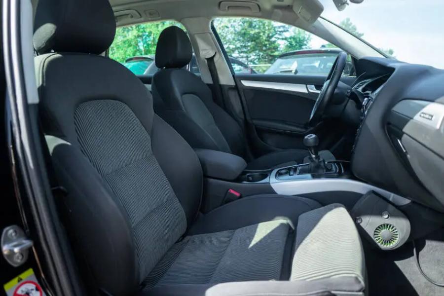 Melns Audi A4 2009 Grobiņa, ar dzinēja tilpumu 2.00 L un nobraukumu 400 tūkst. km par 5200 €, foto 14 vietnē AUTOMOTO.COM.LV