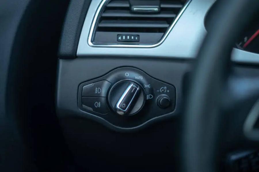 Melns Audi A4 2009 Grobiņa, ar dzinēja tilpumu 2.00 L un nobraukumu 400 tūkst. km par 5200 €, foto 24 vietnē AUTOMOTO.COM.LV