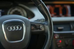 Black Audi A4 2009 in Liepaja, with an engine capacity of 2.00 L and mileage of 405 thousand km for 4900 €, photo 20 on AUTOMOTO.COM.LV