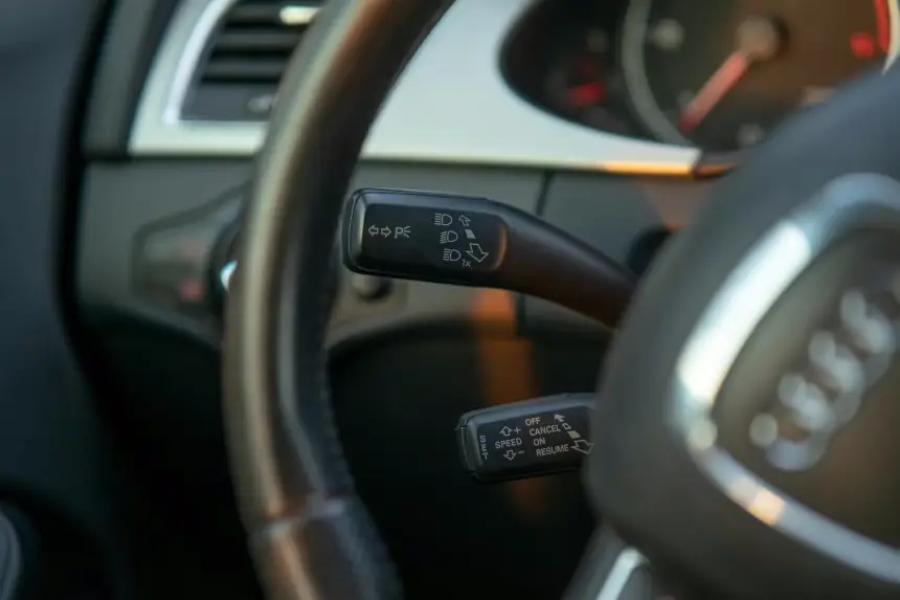 Black Audi A4 2009 in Liepaja, with an engine capacity of 2.00 L and mileage of 405 thousand km for 4900 €, photo 21 on AUTOMOTO.COM.LV