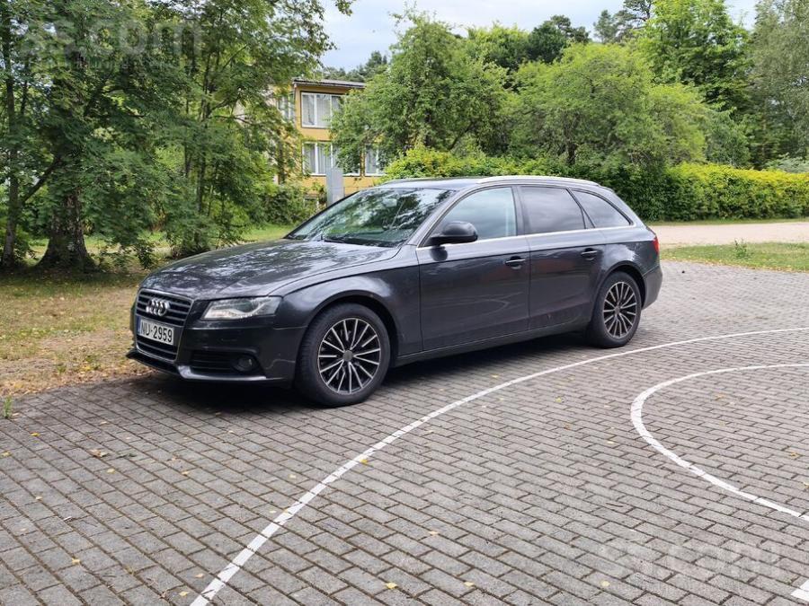 Black Audi A4 2009 in Riga, with an engine capacity of 2.00 L and mileage of 308 thousand km for 3750 €, photo 5 on AUTOMOTO.COM.LV
