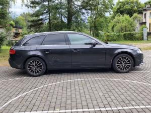 Black Audi A4 2009 in Riga, with an engine capacity of 2.00 L and mileage of 308 thousand km for 3750 €, photo 10 on AUTOMOTO.COM.LV
