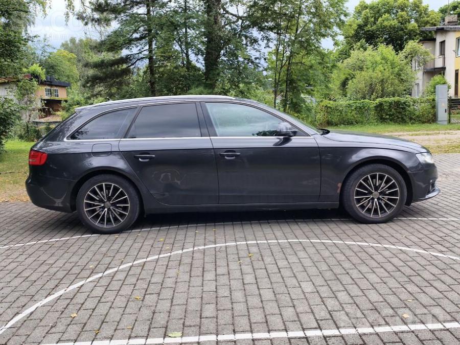 Black Audi A4 2009 in Riga, with an engine capacity of 2.00 L and mileage of 308 thousand km for 3750 €, photo 10 on AUTOMOTO.COM.LV