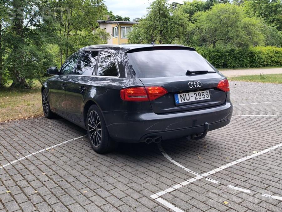 Black Audi A4 2009 in Riga, with an engine capacity of 2.00 L and mileage of 308 thousand km for 3750 €, photo 12 on AUTOMOTO.COM.LV