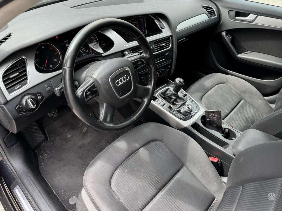 Melns Audi A4 2009 Alīta, ar dzinēja tilpumu 2.00 L un nobraukumu 305 tūkst. km par 3950 €, foto 8 vietnē AUTOMOTO.COM.LV