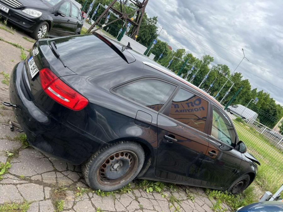 Black Audi A4 2009 in Narva, with an engine capacity of 1.80 L and mileage of 161 thousand km for 999 €, photo 7 on AUTOMOTO.COM.LV