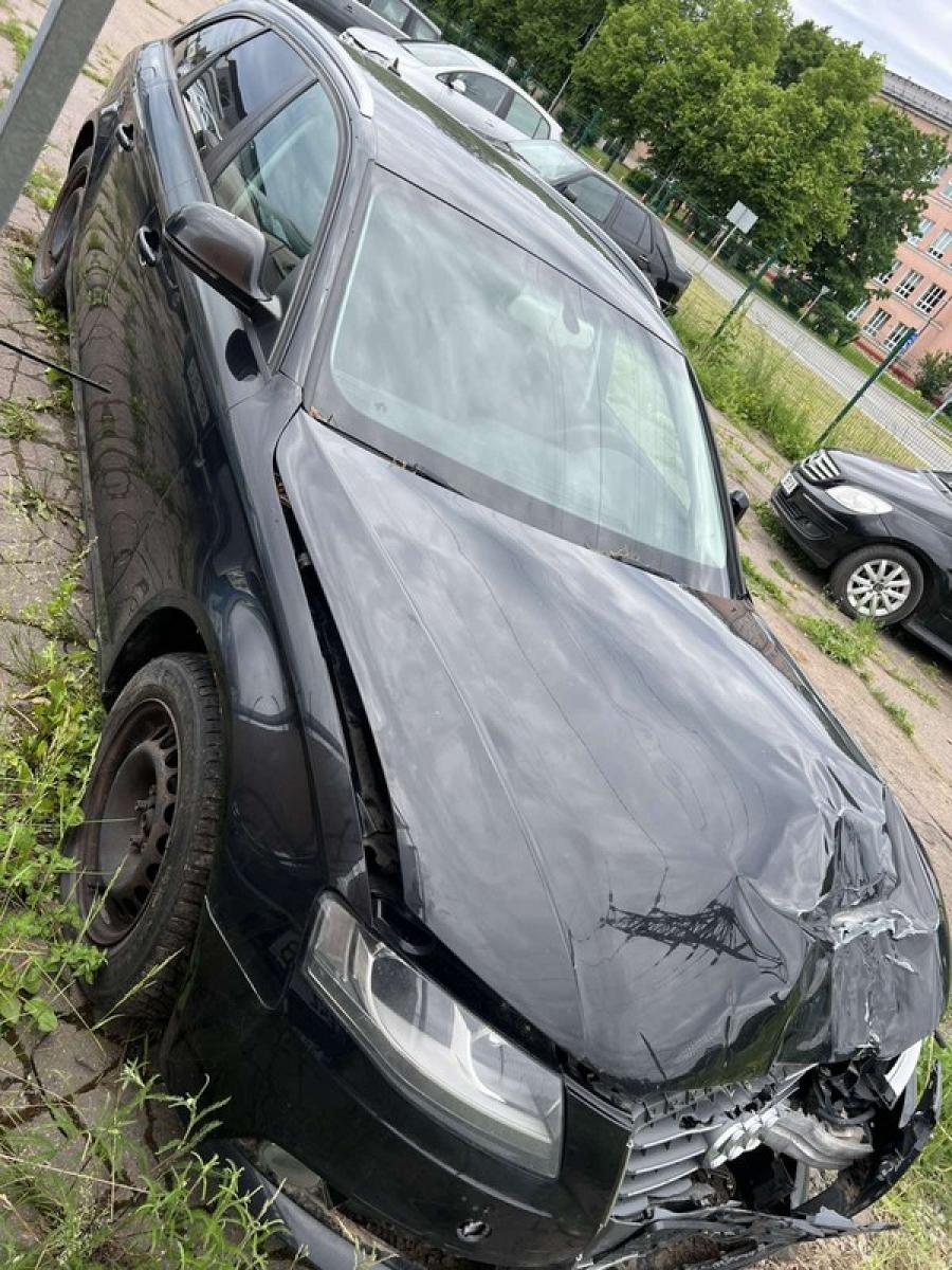 Black Audi A4 2009 in Narva, with an engine capacity of 1.80 L and mileage of 161 thousand km for 999 €, photo 13 on AUTOMOTO.COM.LV