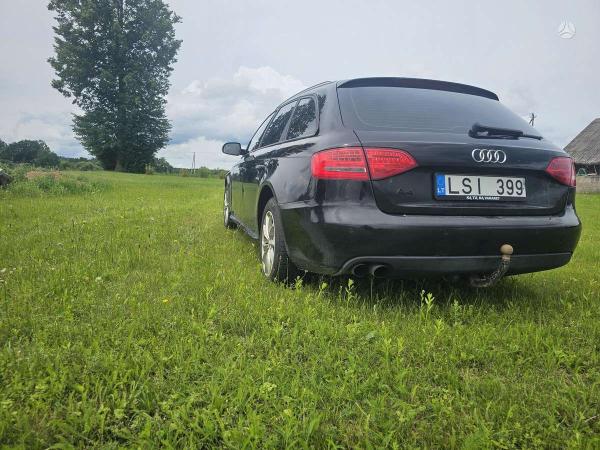 Melns Audi A4 2009 Panevēža, ar dzinēja tilpumu 1.97 L un nobraukumu 346 tūkst. km par 2500 €, foto 3 vietnē AUTOMOTO.COM.LV