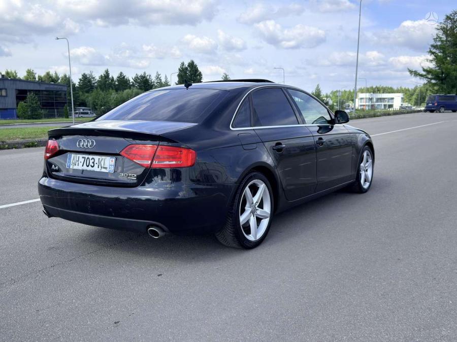 Melns Audi A4 2009 Panevēža, ar dzinēja tilpumu 2.97 L un nobraukumu 400 tūkst. km par 2790 €, foto 9 vietnē AUTOMOTO.COM.LV