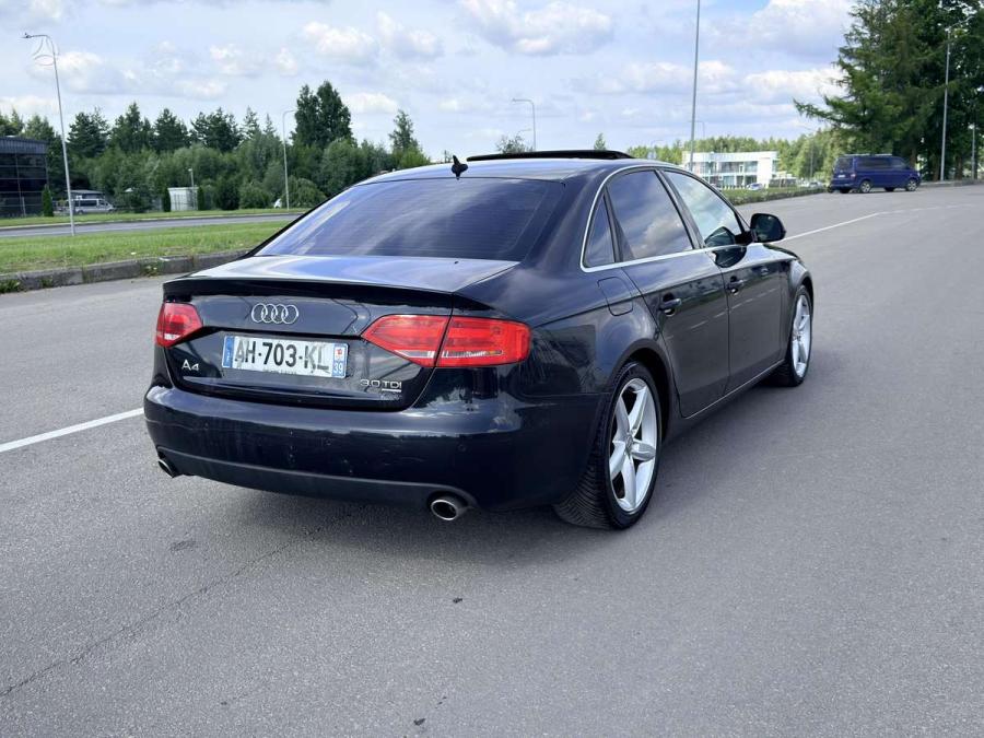 Melns Audi A4 2009 Panevēža, ar dzinēja tilpumu 2.97 L un nobraukumu 400 tūkst. km par 2790 €, foto 13 vietnē AUTOMOTO.COM.LV