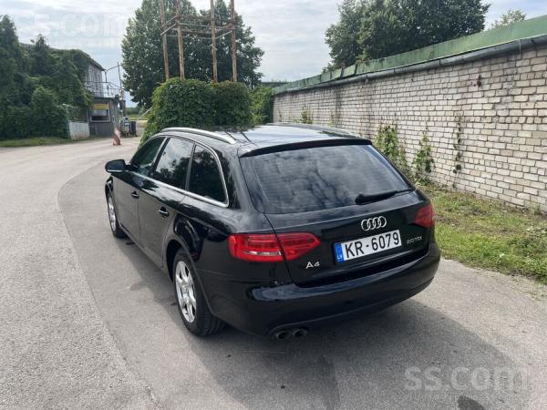 Melns Audi A4 2009 Rīga, ar dzinēja tilpumu 2.00 L un nobraukumu 352 tūkst. km par 4500 €, foto 4 vietnē AUTOMOTO.COM.LV