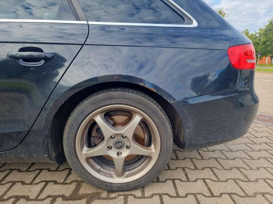 Melns Audi A4 2009 Viļņa, ar dzinēja tilpumu 1.97 L un nobraukumu 358 tūkst. km par 1600 €, foto 7 vietnē AUTOMOTO.COM.LV