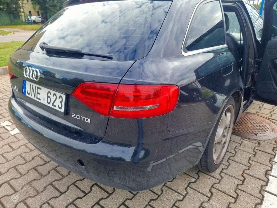 Melns Audi A4 2009 Viļņa, ar dzinēja tilpumu 1.97 L un nobraukumu 358 tūkst. km par 1600 €, foto 9 vietnē AUTOMOTO.COM.LV
