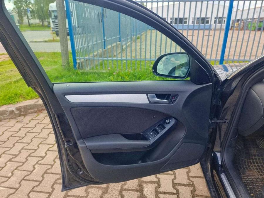 Melns Audi A4 2009 Viļņa, ar dzinēja tilpumu 1.97 L un nobraukumu 358 tūkst. km par 1600 €, foto 21 vietnē AUTOMOTO.COM.LV
