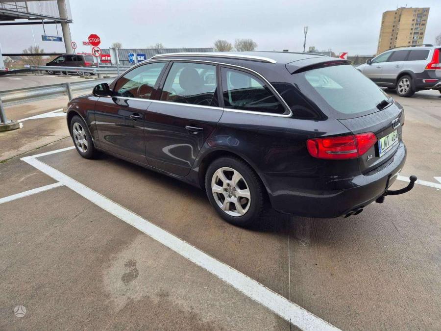 Black Audi A4 2009 in Siauliai, with an engine capacity of 1.97 L and mileage of 316 thousand km for 4300 €, photo 5 on AUTOMOTO.COM.LV