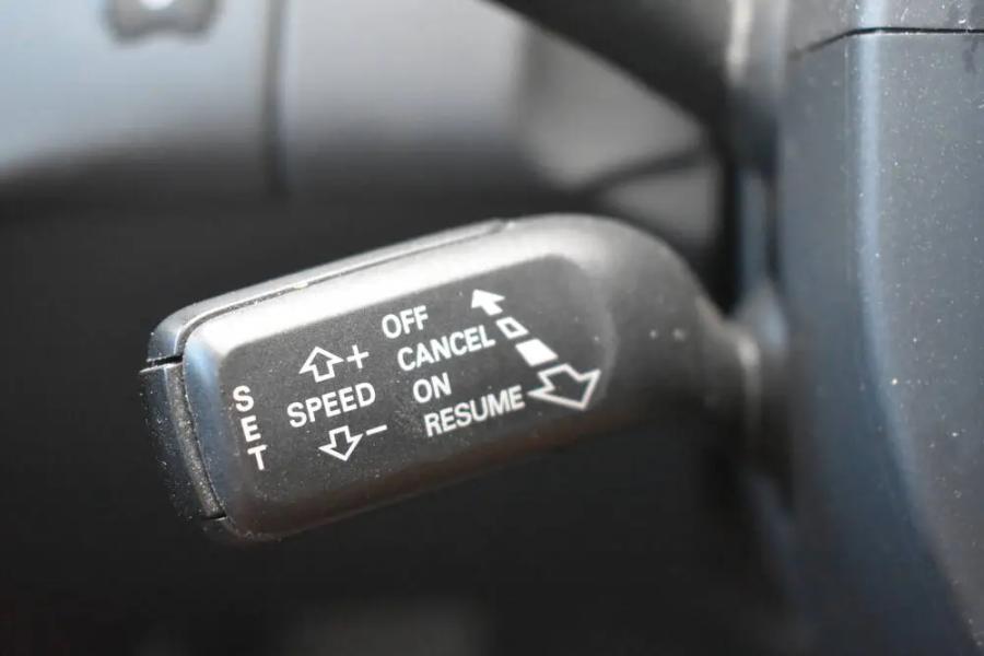 Black Audi A4 2009 in Talsi, with an engine capacity of 2.00 L and mileage of 340 thousand km for 5200 €, photo 13 on AUTOMOTO.COM.LV