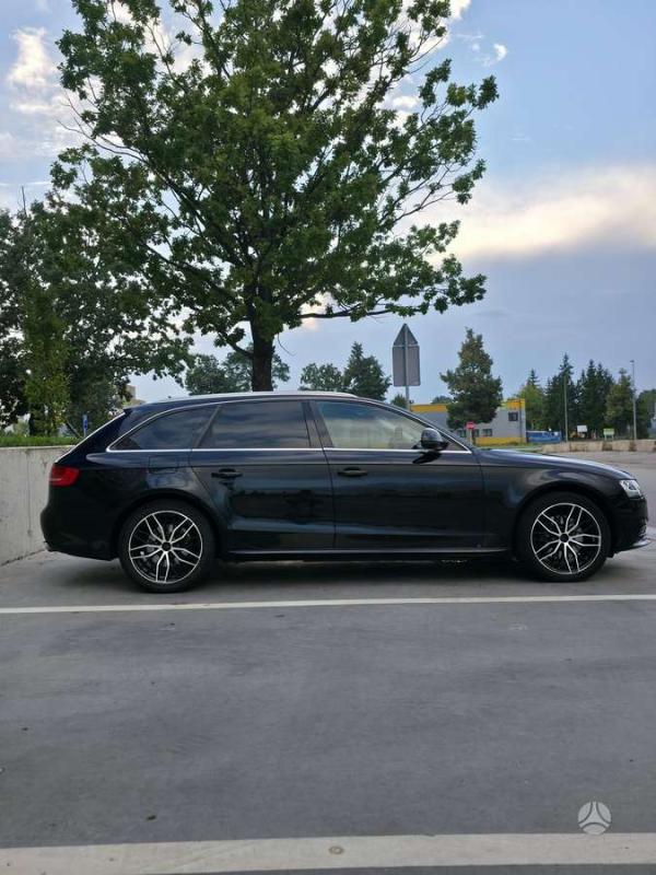 Melns Audi A4 2009 Panevēža, ar dzinēja tilpumu 3.00 L un nobraukumu 328 tūkst. km par 4500 €, foto 4 vietnē AUTOMOTO.COM.LV