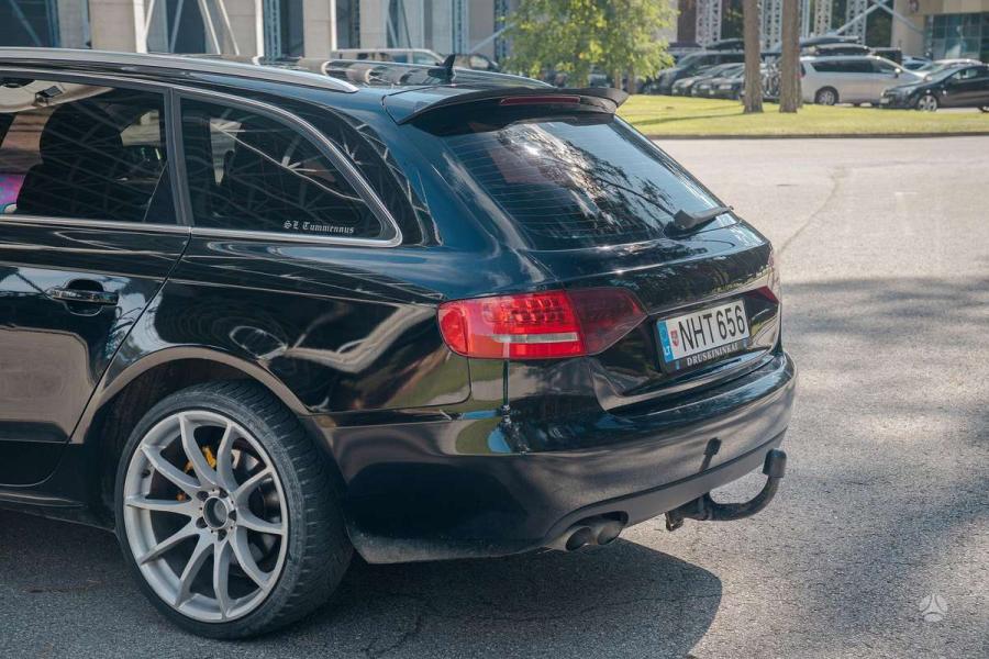 Black Audi A4 2009 in Druskininkai, with an engine capacity of 2.00 L and mileage of 380 thousand km for 4850 €, photo 6 on AUTOMOTO.COM.LV