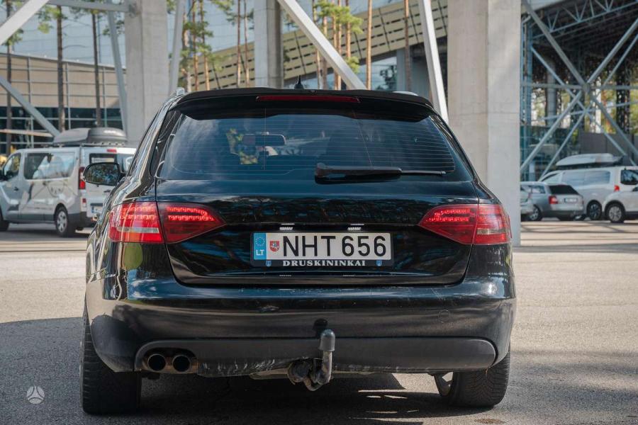 Black Audi A4 2009 in Druskininkai, with an engine capacity of 2.00 L and mileage of 380 thousand km for 4850 €, photo 7 on AUTOMOTO.COM.LV