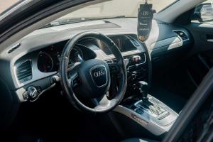 Black Audi A4 2009 in Druskininkai, with an engine capacity of 2.00 L and mileage of 380 thousand km for 4850 €, photo 12 on AUTOMOTO.COM.LV