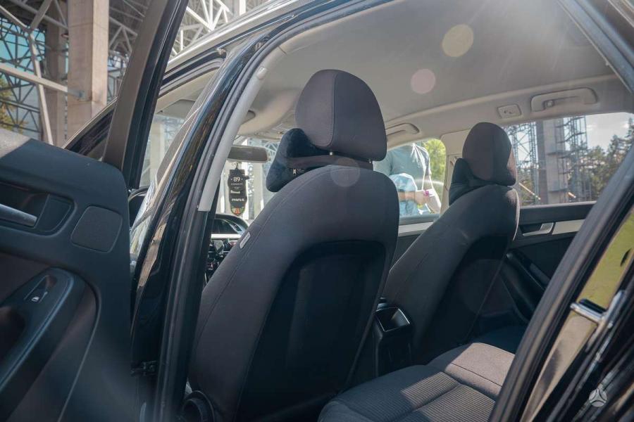 Black Audi A4 2009 in Druskininkai, with an engine capacity of 2.00 L and mileage of 380 thousand km for 4850 €, photo 16 on AUTOMOTO.COM.LV