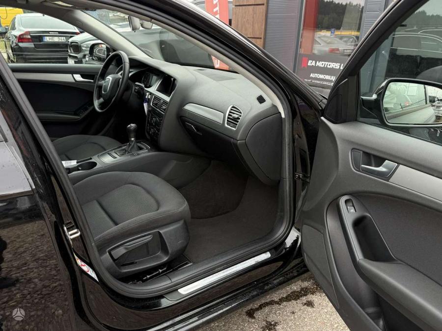 Melns Audi A4 2009 Viļņa, ar dzinēja tilpumu 2.00 L un nobraukumu 360 tūkst. km par 5050 €, foto 18 vietnē AUTOMOTO.COM.LV