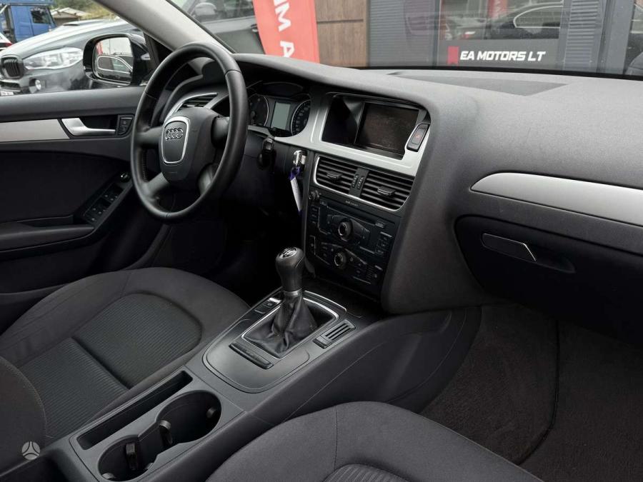 Melns Audi A4 2009 Viļņa, ar dzinēja tilpumu 2.00 L un nobraukumu 360 tūkst. km par 5050 €, foto 20 vietnē AUTOMOTO.COM.LV
