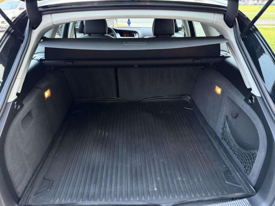 Black Audi A4 2009 in Kaunas, with an engine capacity of 1.97 L and mileage of 298 thousand km for 5300 €, photo 15 on AUTOMOTO.COM.LV