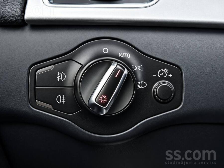Black Audi A4 2009 in Tukums, with an engine capacity of 2.00 L and mileage of 370 thousand km for 4990 €, photo 13 on AUTOMOTO.COM.LV