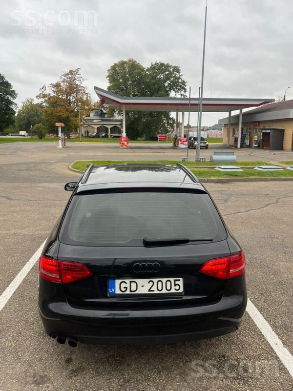 Audi A4 2009 in Riga on AUTOMOTO.COM.LV Black Audi A4 2009 in Riga, with an engine capacity of 2.00 L and mileage of 280 thousand km for 6000 €, photo 5 on AUTOMOTO.COM.LV