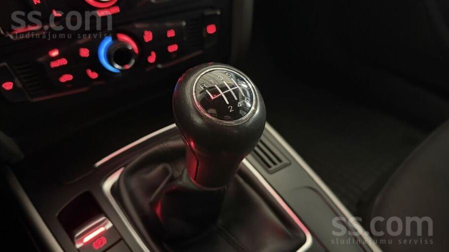 Melns Audi A4 2009 Rīga, ar dzinēja tilpumu 2.00 L un nobraukumu 207 tūkst. km par 5950 €, foto 14 vietnē AUTOMOTO.COM.LV