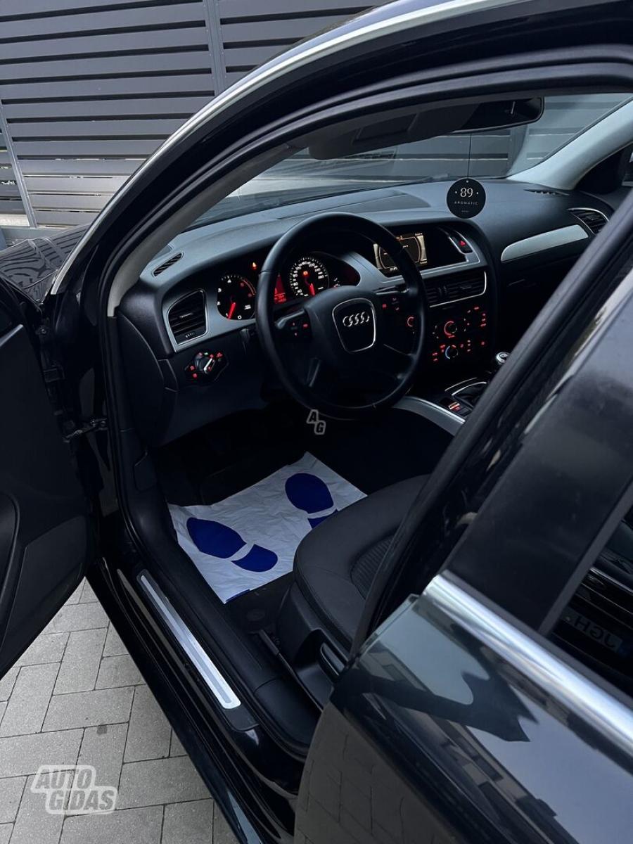 Melns Audi A4 2009 Viļņa, ar dzinēja tilpumu 2.00 L un nobraukumu 300 tūkst. km par 3600 €, foto 24 vietnē AUTOMOTO.COM.LV