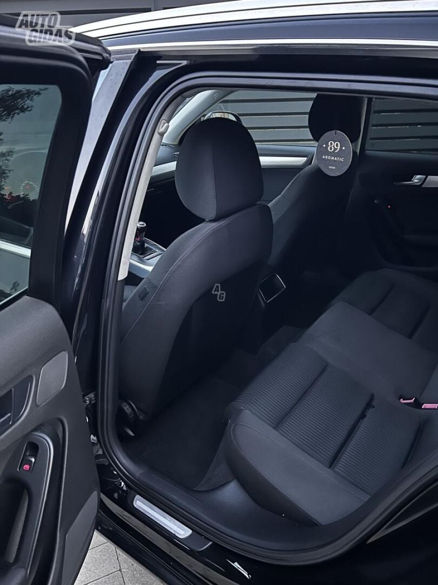 Melns Audi A4 2009 Viļņa, ar dzinēja tilpumu 2.00 L un nobraukumu 300 tūkst. km par 3600 €, foto 26 vietnē AUTOMOTO.COM.LV