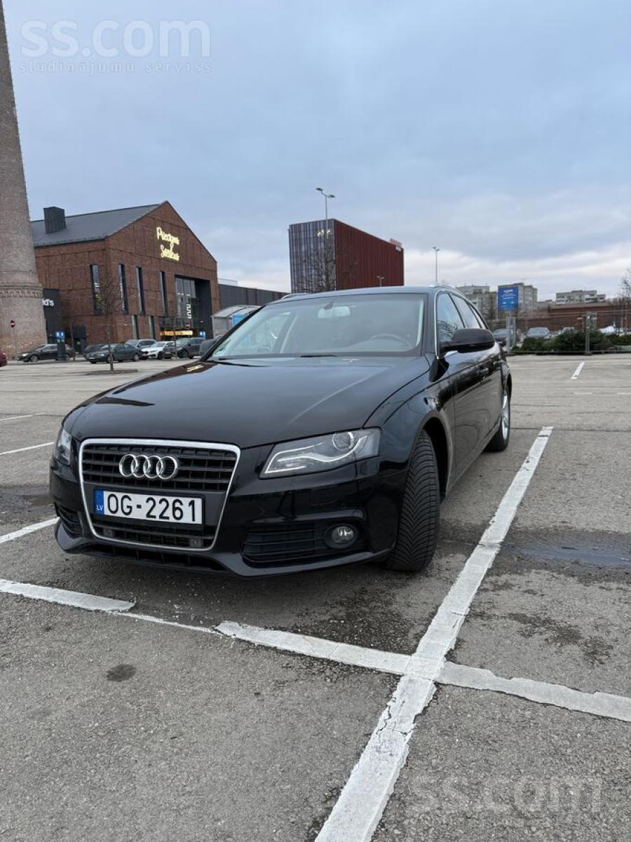 Black Audi A4 2010 in Riga, with an engine capacity of 2.70 L and mileage of 317 thousand km for 6500 €, photo 1 on AUTOMOTO.COM.LV