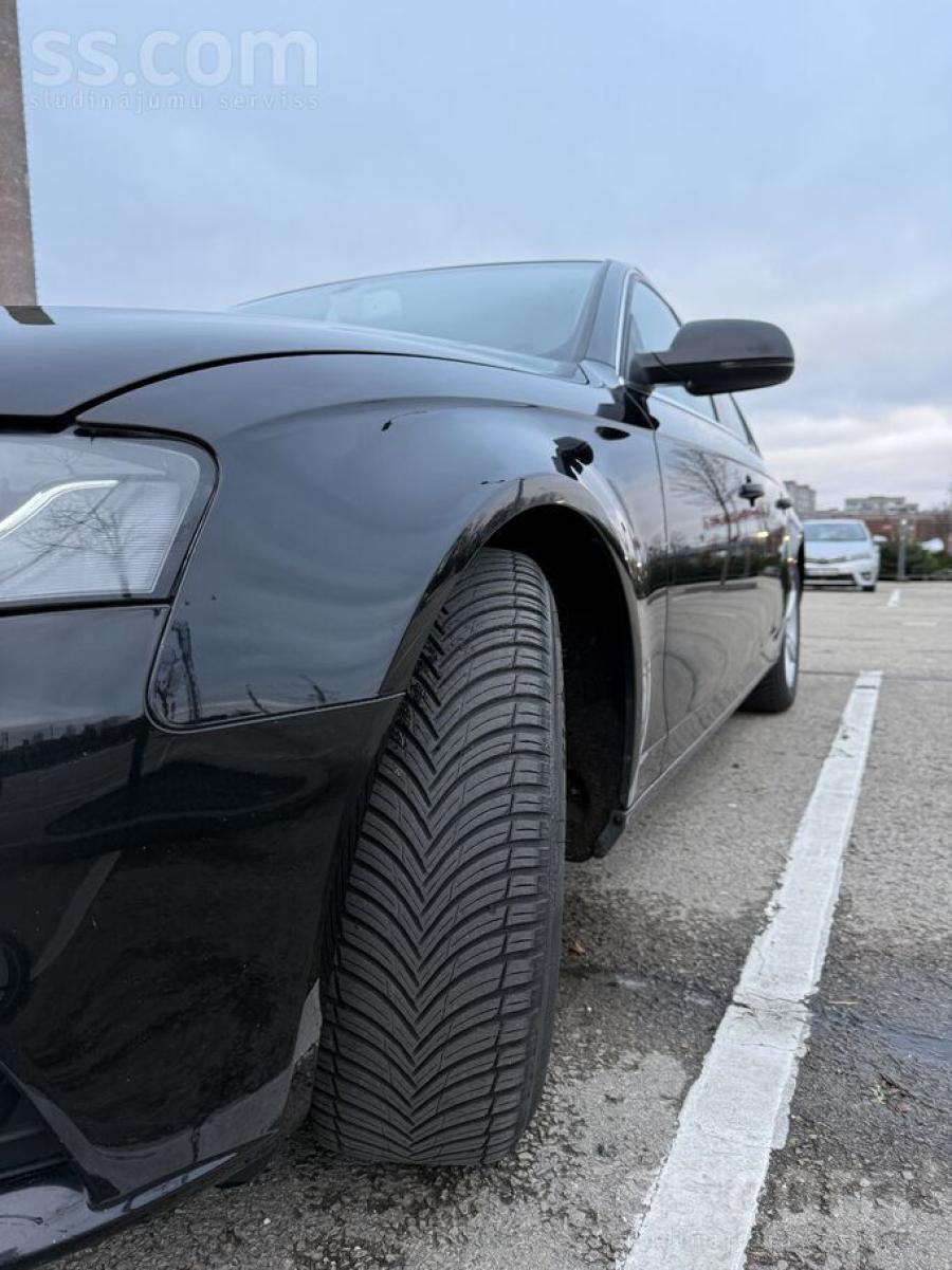 Black Audi A4 2010 in Riga, with an engine capacity of 2.70 L and mileage of 317 thousand km for 6500 €, photo 9 on AUTOMOTO.COM.LV