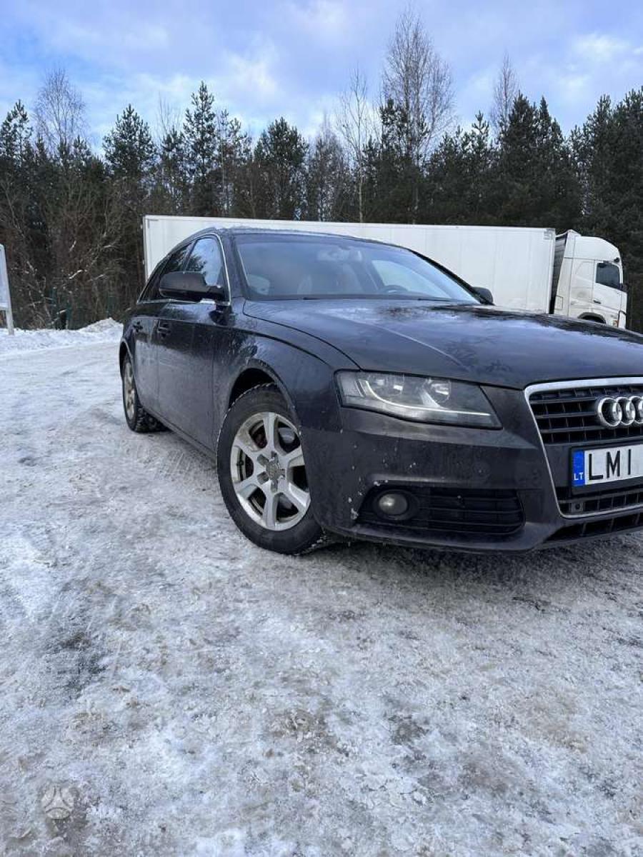 Black Audi A4 2010 in Siauliai, with an engine capacity of 2.00 L and mileage of 440 thousand km for 3900 €, photo 4 on AUTOMOTO.COM.LV